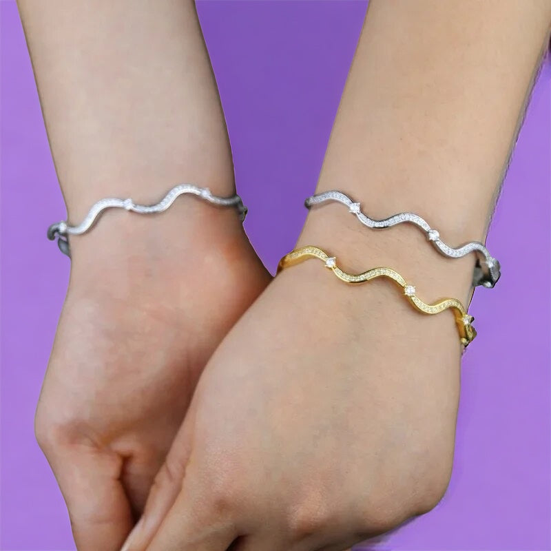 Wavy Bangle - Gold – Queens Candy